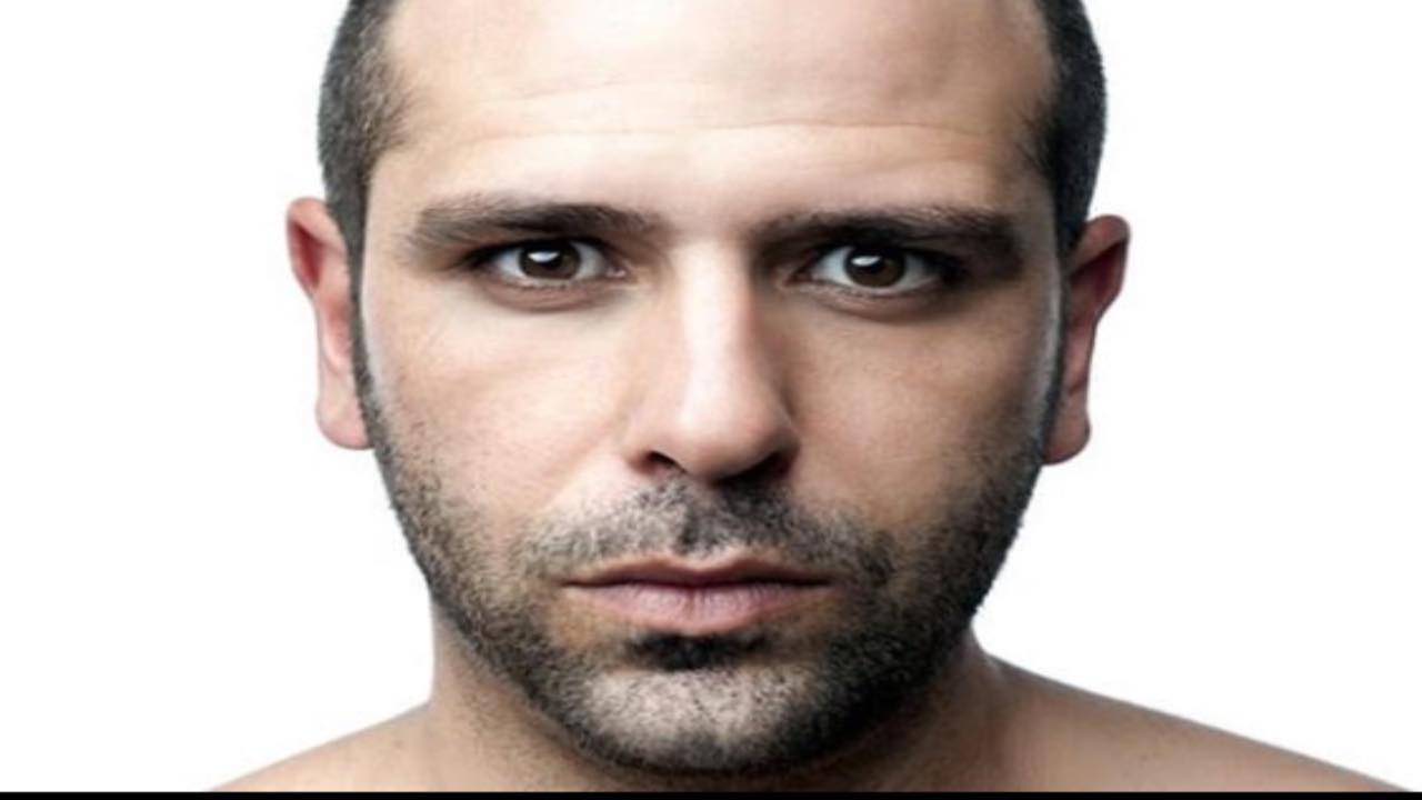 Checco Zalone | chi è | carriera | vita privata del comico