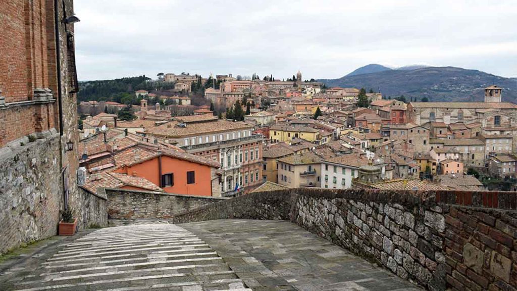 Meteo Perugia domani venerdi 25 ottobre: cielo poco nuvoloso