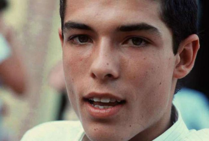 Leo uguale al suo papà da giovane: le foto di Alessandro Gassmann ventenne