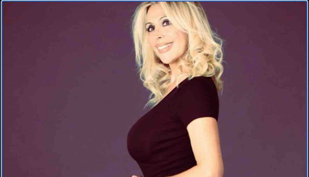 Sonia Grey chi è | carriera e vita privata della showgirl - MeteoWeek