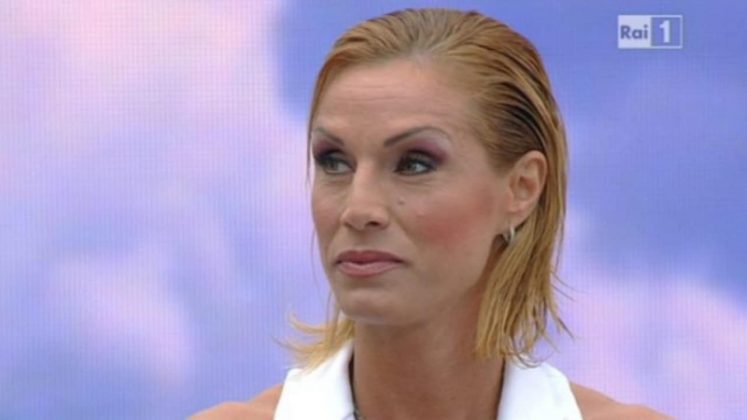 Annalisa Minetti, che fine ha fatto la cantante? Oggi una donna dalle ...