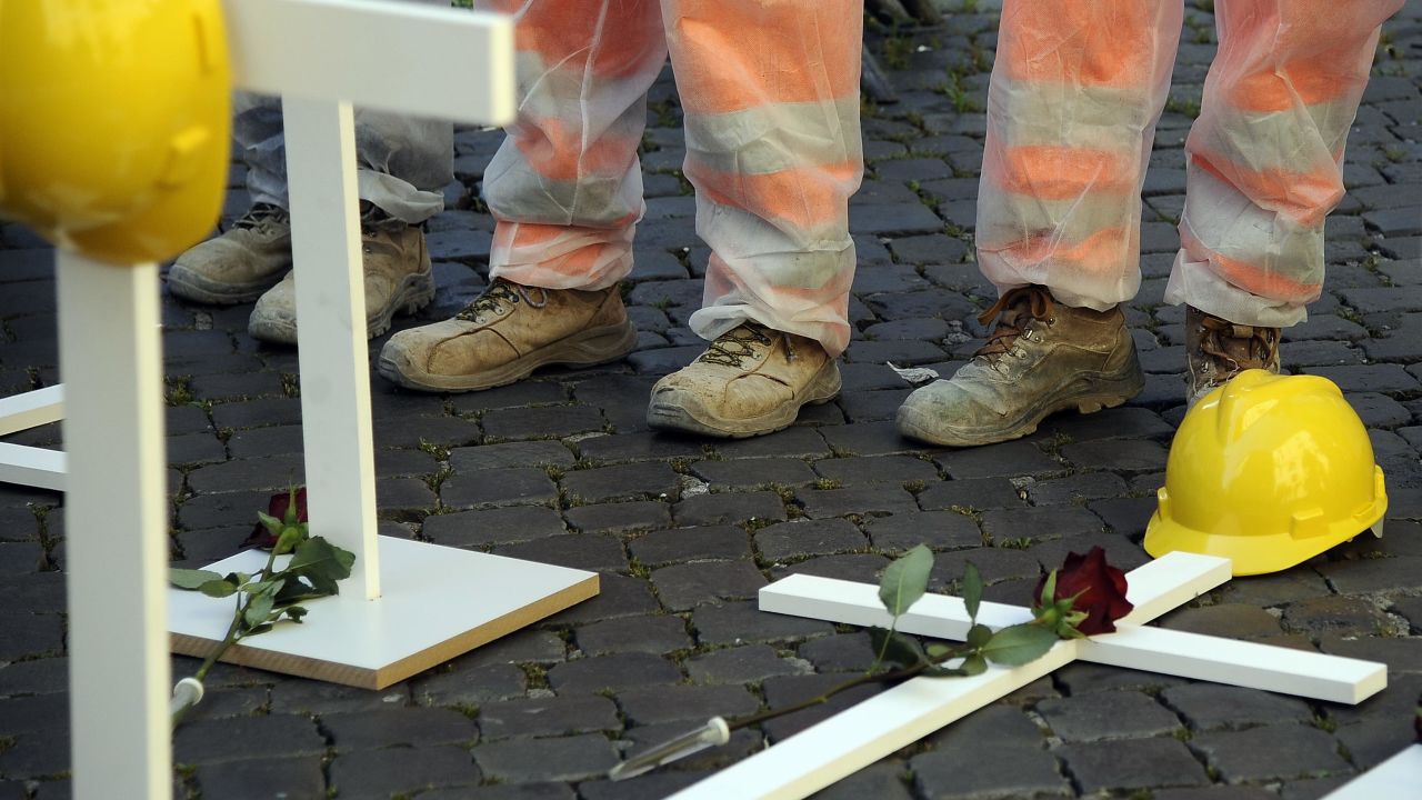 Ancora morti bianche: deceduti due operai sul posto di lavoro Ancora morti bianche: deceduti due operai sul posto di lavoro